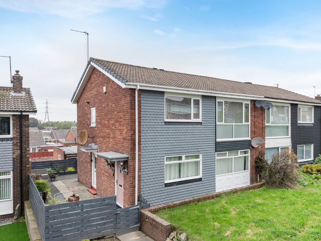 2 Bed Flat For Sale In Hillhead Parkway Newcastle Upon Tyne Tyne And