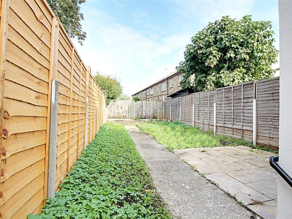 3 bed terraced house to rent in Falcon Road, Enfield EN3, £2,200 pcm ...