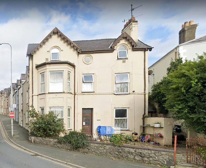 Room to rent in South Road, Caernarfon LL55 - Zoopla