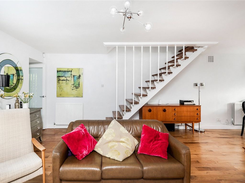 3 bed terraced house to rent in Canbury Mews, London SE26 - Zoopla