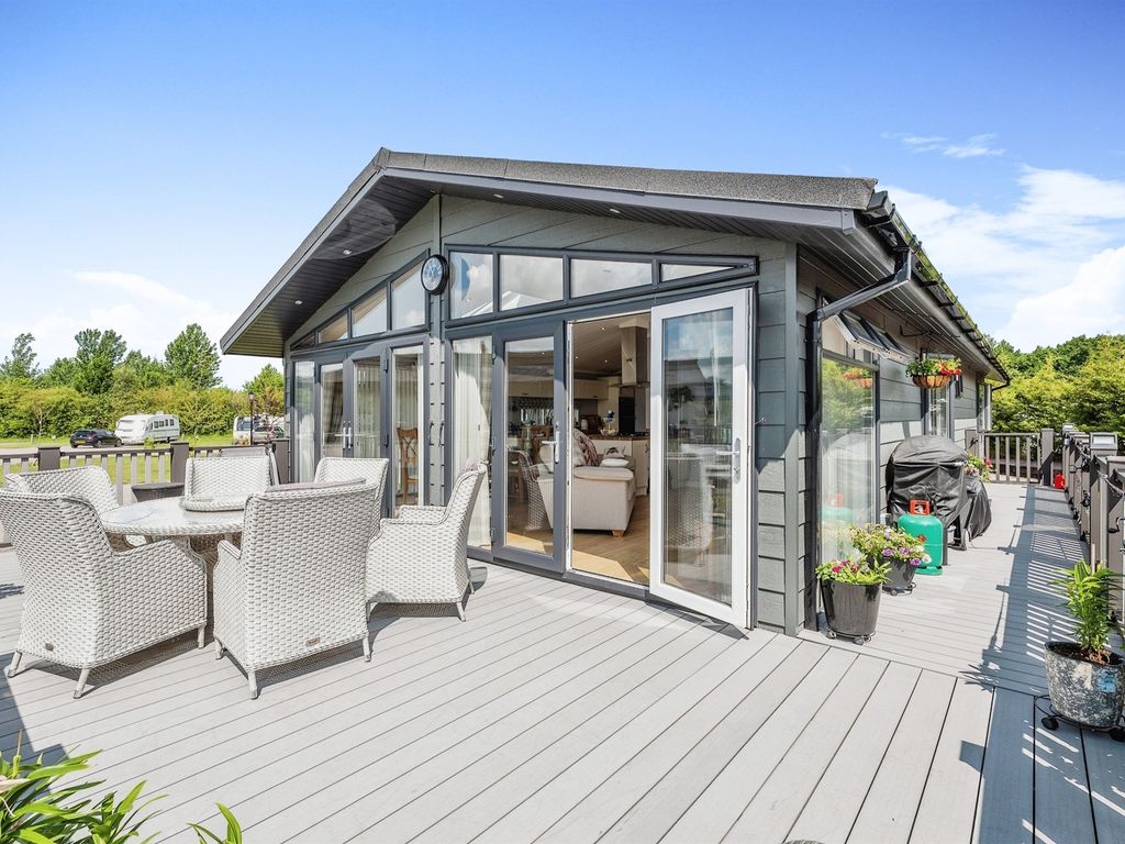 2 bed mobile/park home for sale in Cliff Lane, Marston, Grantham NG32 ...