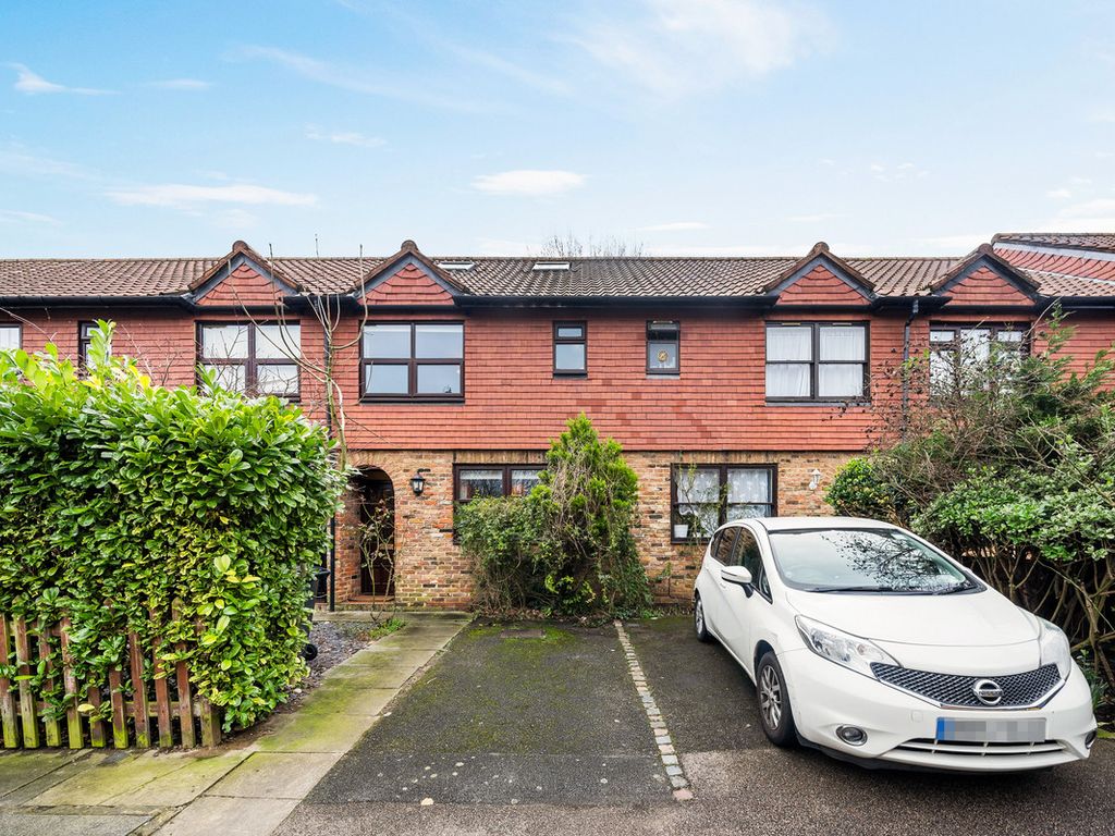 3 bed terraced house for sale in Toyne Way, London N6 - Zoopla