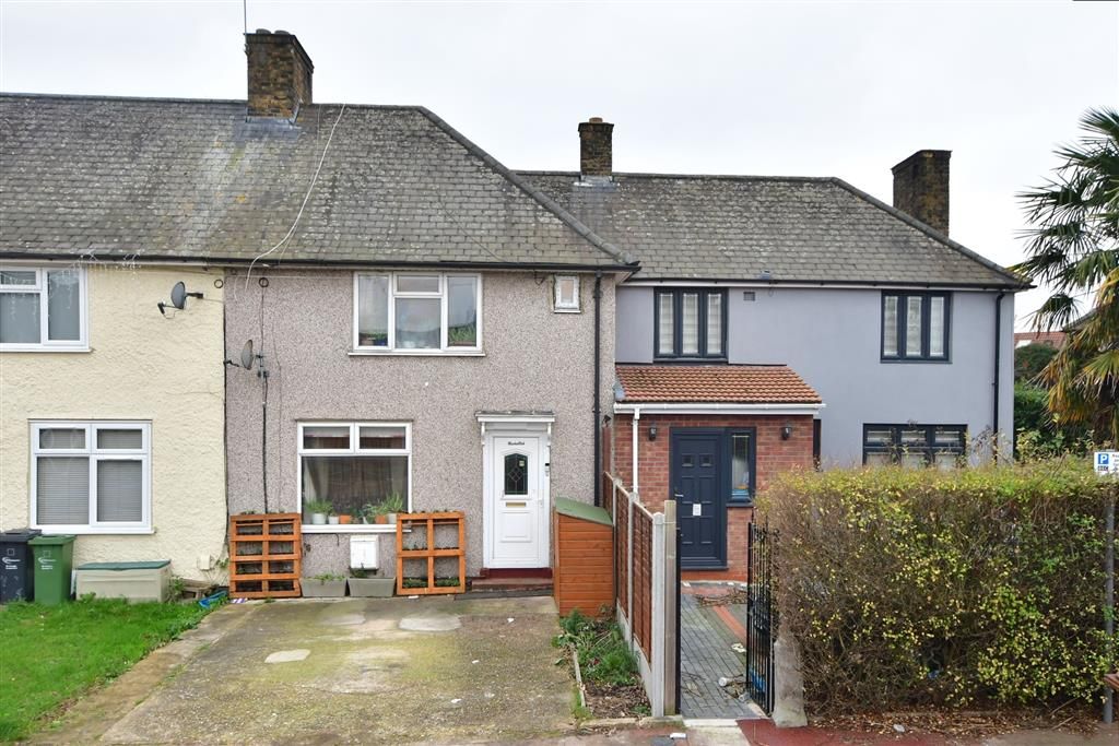 3 Bed Terraced House For Sale In Burnham Road Dagenham Essex Rm9 £