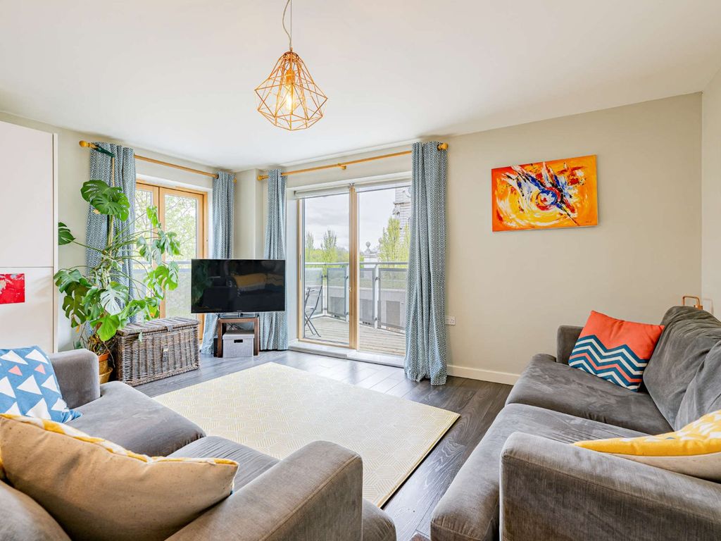 2 bed flat for sale in Clock View Crescent, London N7 - Zoopla