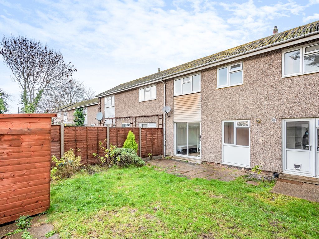 5 bed terraced house to rent in Southway, Guildford GU2, £2,500 pcm ...