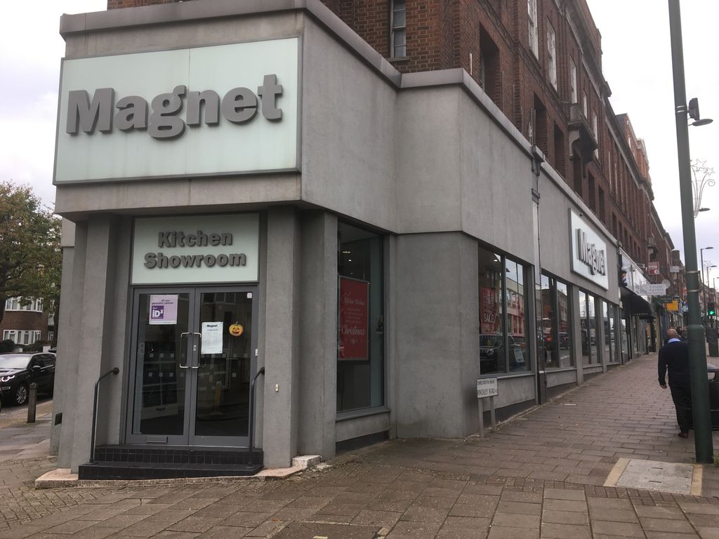 Retail premises to let in Temple Fortune Parade, Finchley Road, London ...