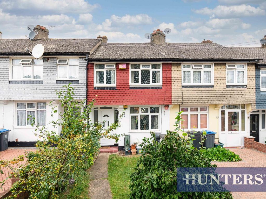 3 Bed Terraced House For Sale In Knollmead Tolworth Surbiton Kt5 £