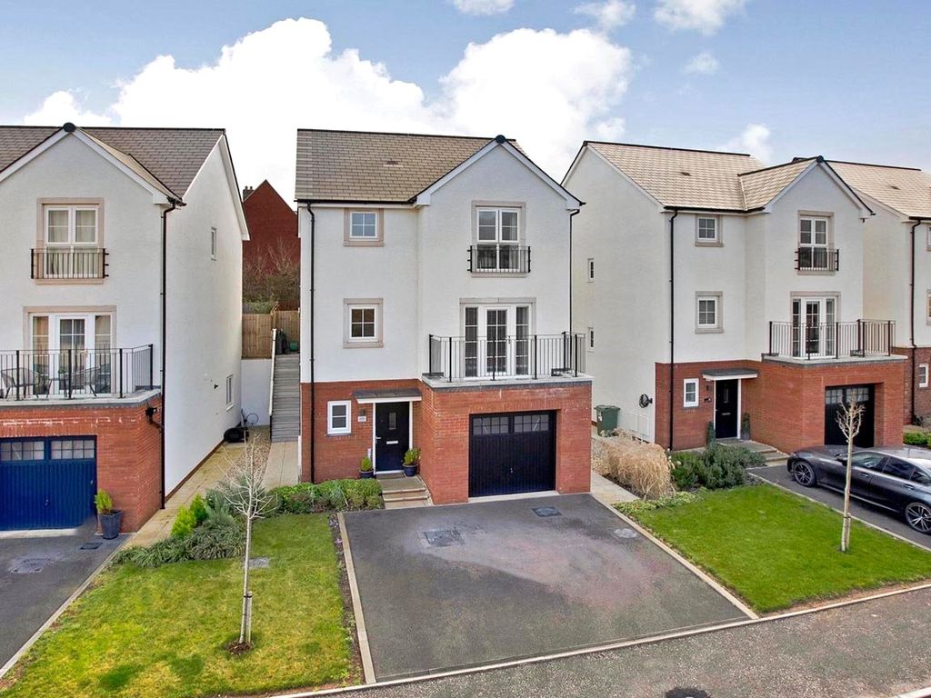 4 Bed Detached House For Sale In Juniper Drive Dawlish Ex7 £400 000