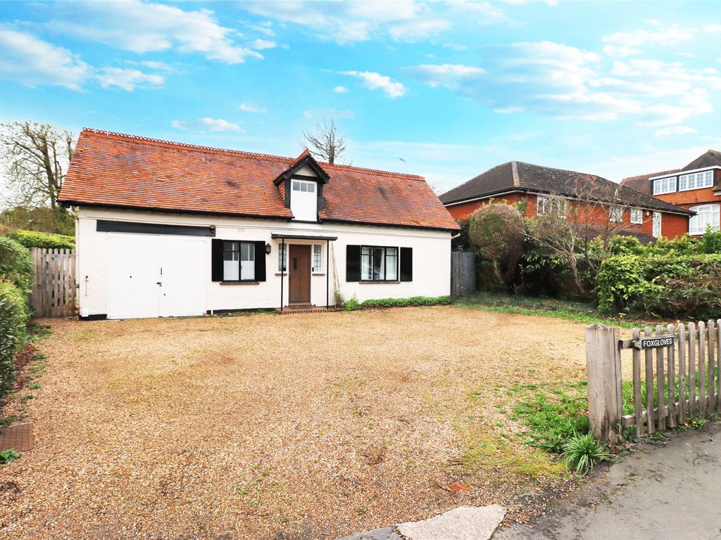 3 bed bungalow for sale in Woking, Surrey GU22, £700,000 - Zoopla