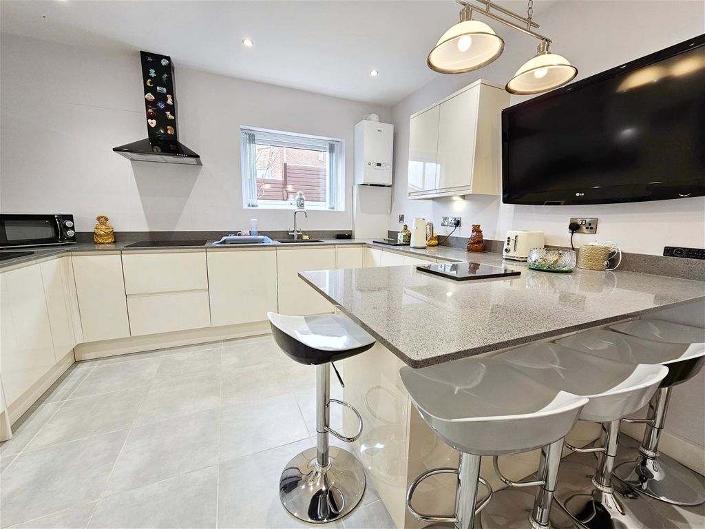 4 bed detached house for sale in Stone Street, Barnsley S71 - Zoopla