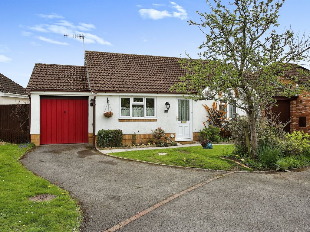 2 Bed Detached Bungalow For Sale In Stanier Way Hedge End Southampton