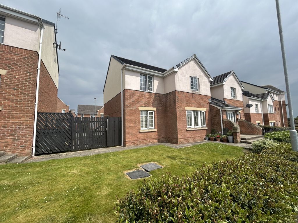 2 bed flat for sale in St. Andrews Square, Brandon, Durham, County ...