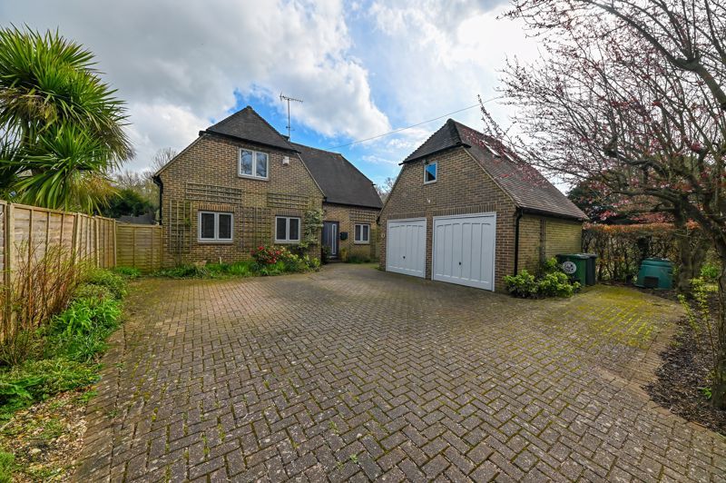 3 bed detached house to rent in Redhill Road, Rowland's Castle PO9, £ ...