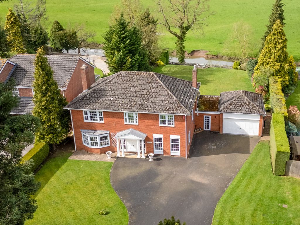 4 bed detached house for sale in Tiddington, Warwickshire CV37, £ ...