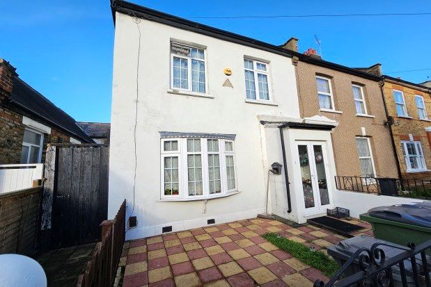 3 bed property to rent in Glenfarg Road, London SE6, £2,200 pcm - Zoopla