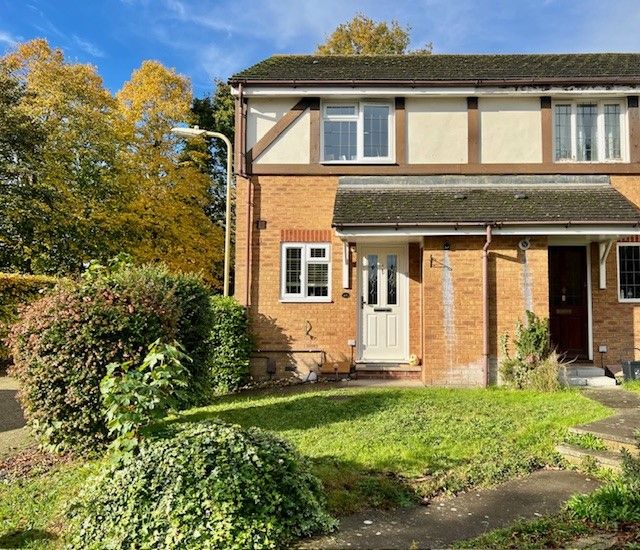 2 Bed End Terrace House To Rent In Ferndown Gardens Farnborough Gu14