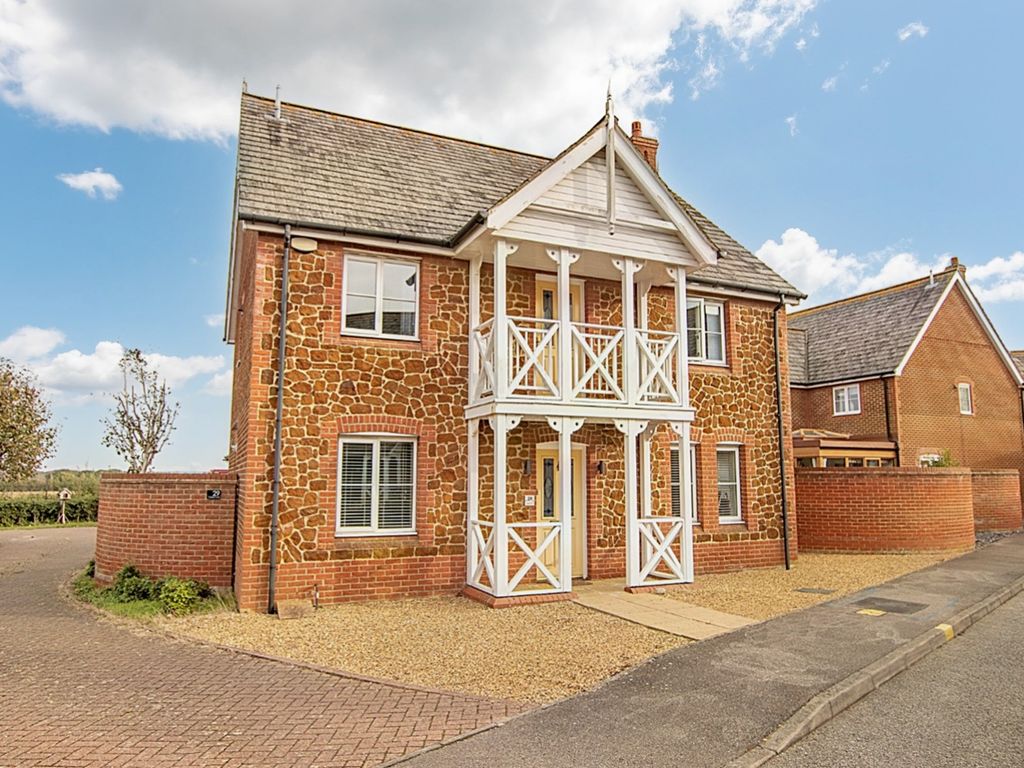 4 bed detached house for sale in Campbell Close, Hunstanton PE36, £ ...