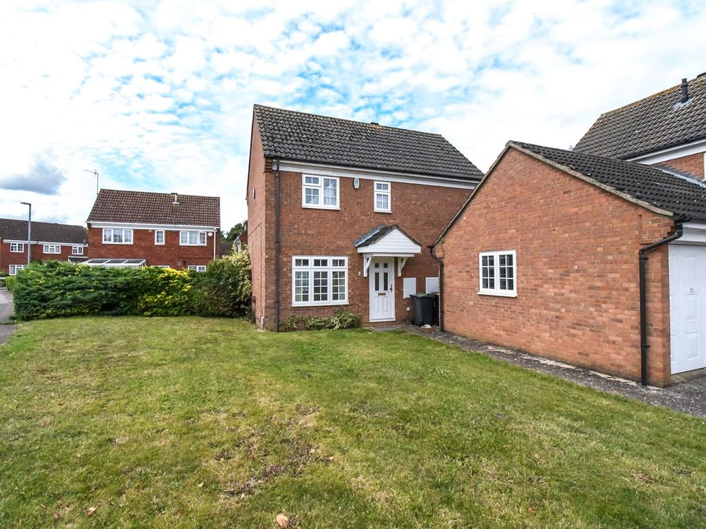 3 Bed Detached House For Sale In Denton Close Kempston Bedford Mk42