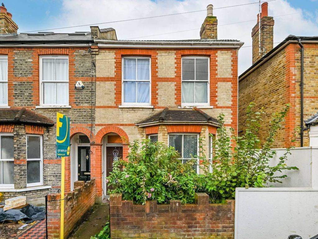 3 Bed Semi Detached House For Sale In Bockhampton Road North Kingston