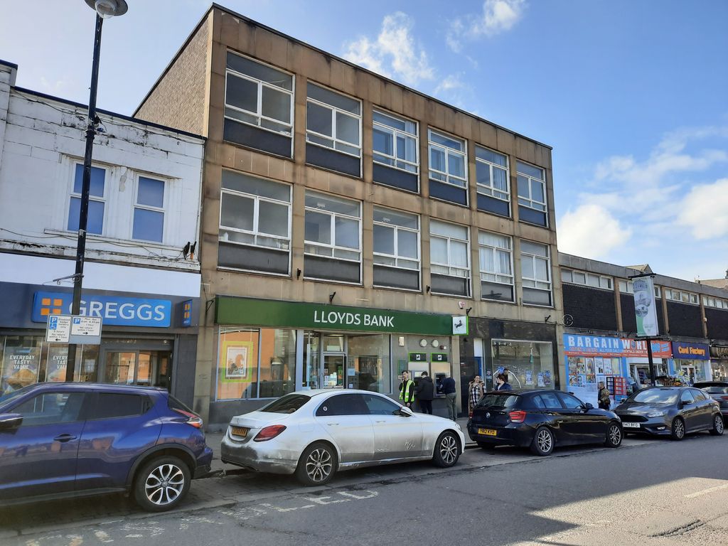 Retail premises to let in Batley WF17, £27,000 pa - Zoopla