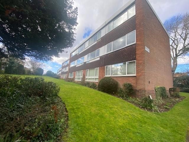 2 Bed Flat To Rent In Moorfield Court Sutton Coldfield West Midlands