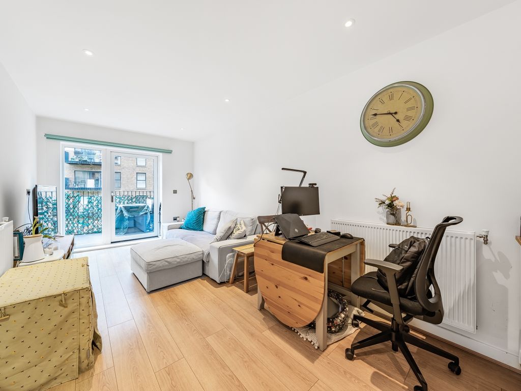 1 bed flat for sale in Brumwell Avenue, London SE18 - Zoopla