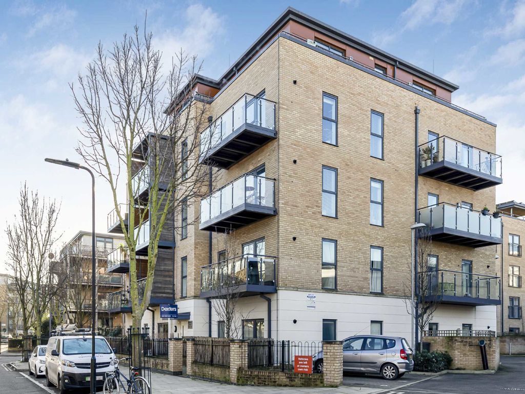 2 bed flat for sale in Woodmill Road, London E5, £500,000 - Zoopla