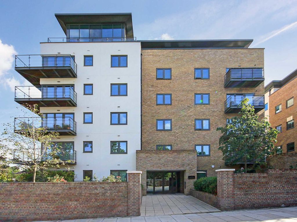 2 bed flat for sale in Roehampton Lane, London SW15, £480,000 - Zoopla