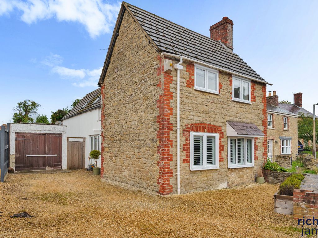 4 bed detached house for sale in St Philips Road, Stratton, Swindon ...