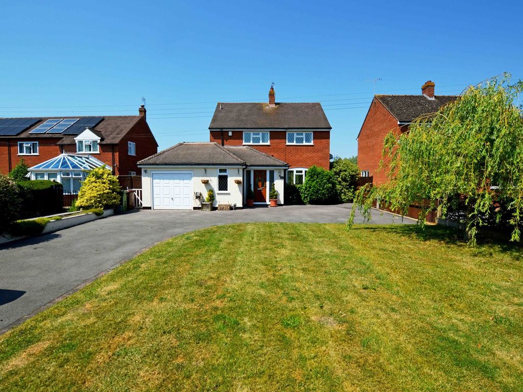 3 bed detached house for sale in Aston-On-Carrant, Tewkesbury GL20 - Zoopla