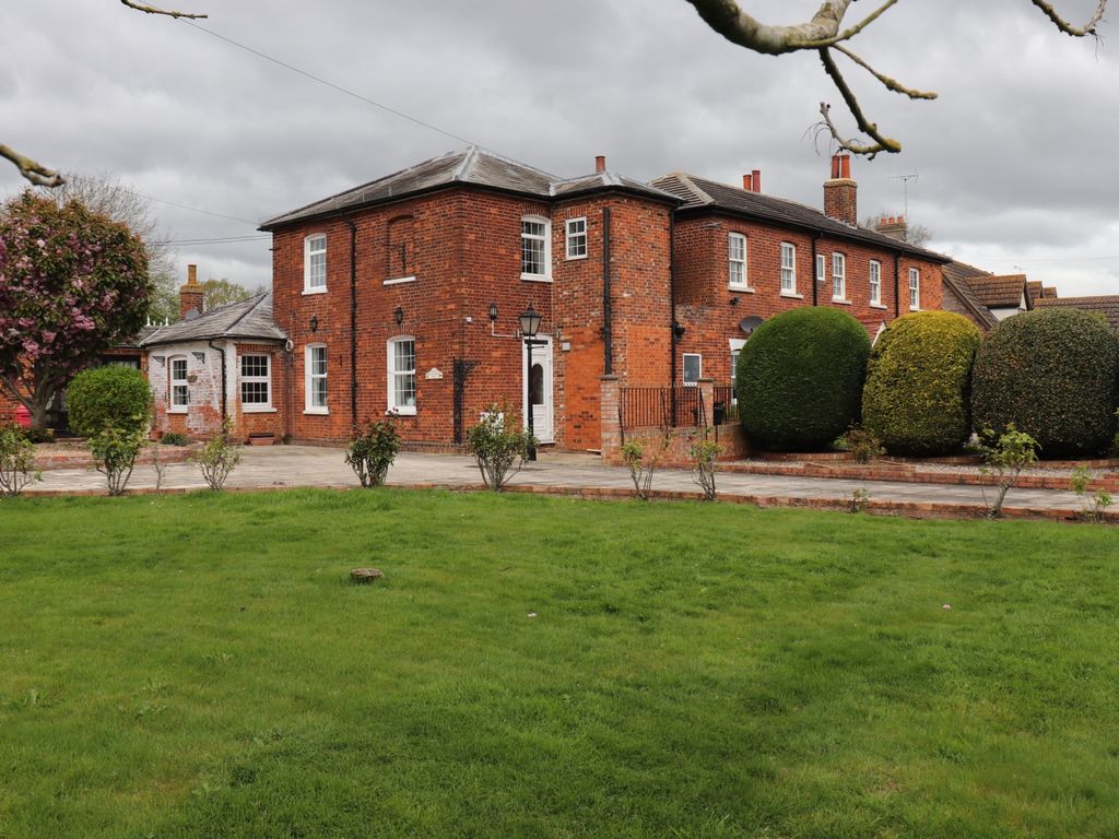 4 bed detached house for sale in Maldon Road, Latchingdon, Maldon CM3 ...