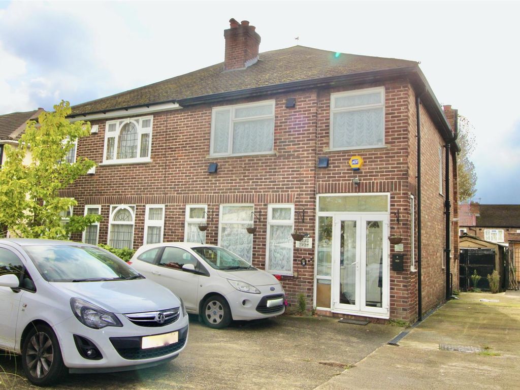3 Bed Semi Detached House For Sale In Leaver Gardens Western Avenue