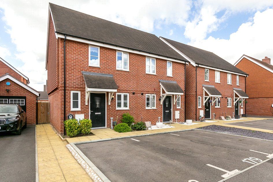 2 bed semi-detached house for sale in Knowles Road, Horley, Surrey RH6 ...