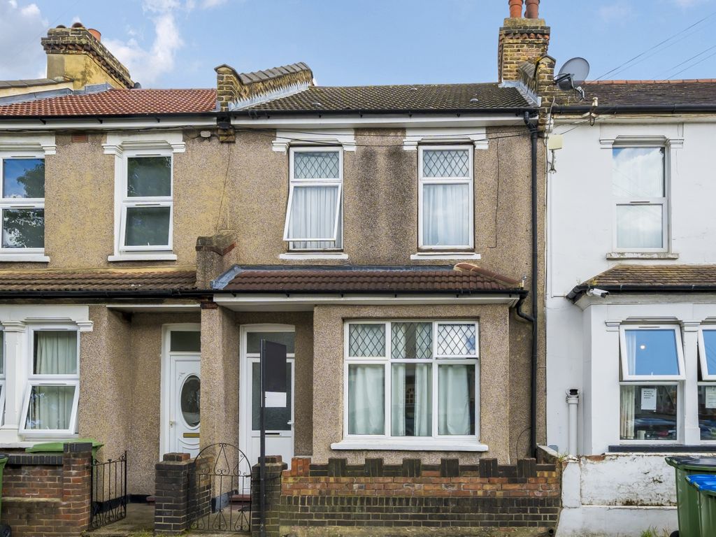 3 Bed Terraced House For Sale In Balgowan Street London Se18 £425 000