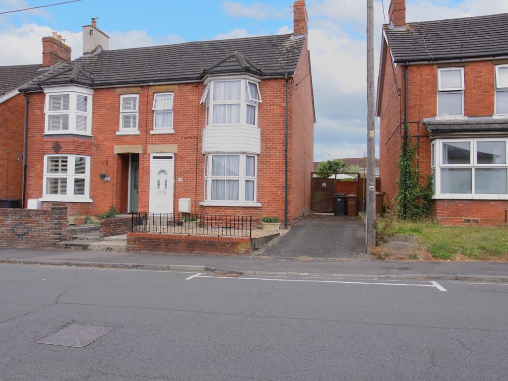 4 bed semi-detached house for sale in Millway Road, Andover SP10 - Zoopla