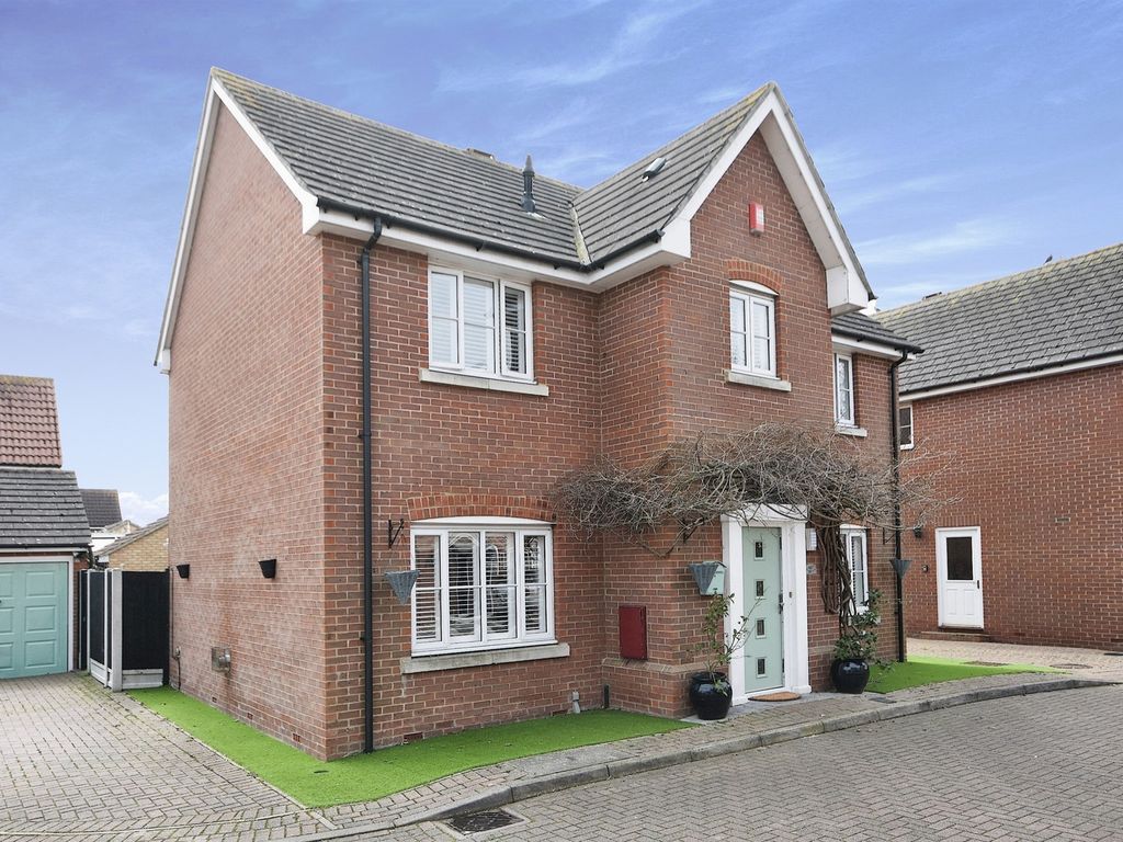 4 Bed Detached House For Sale In Victory Lane Ashingdon Rochford Ss4