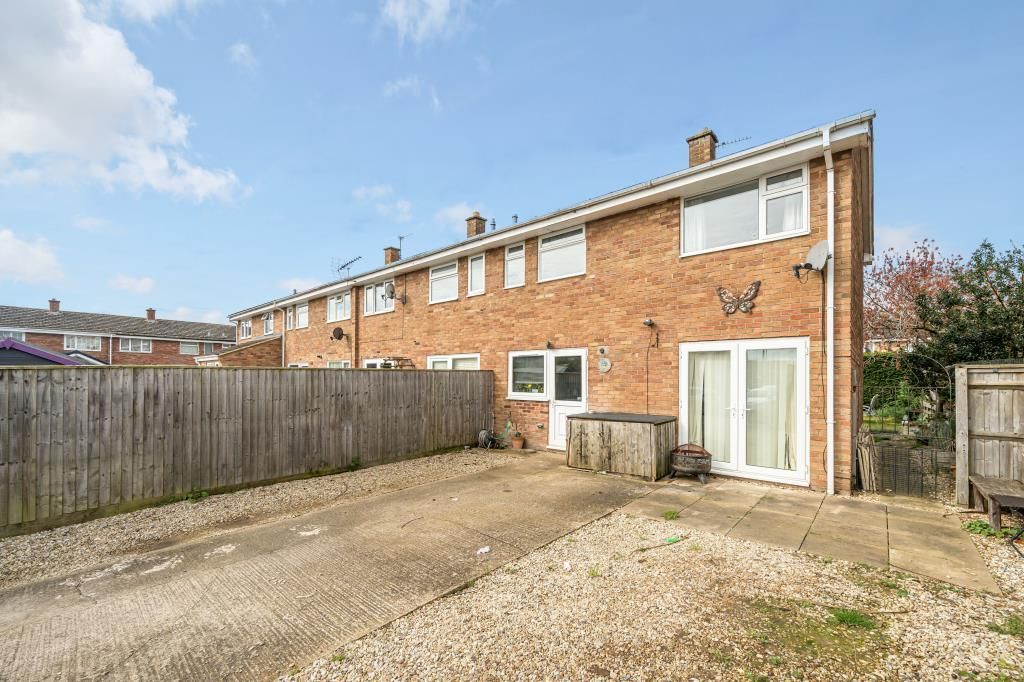 3 bed end terrace house for sale in Colne Drive, Wallingford OX10, £325,000 - Zoopla