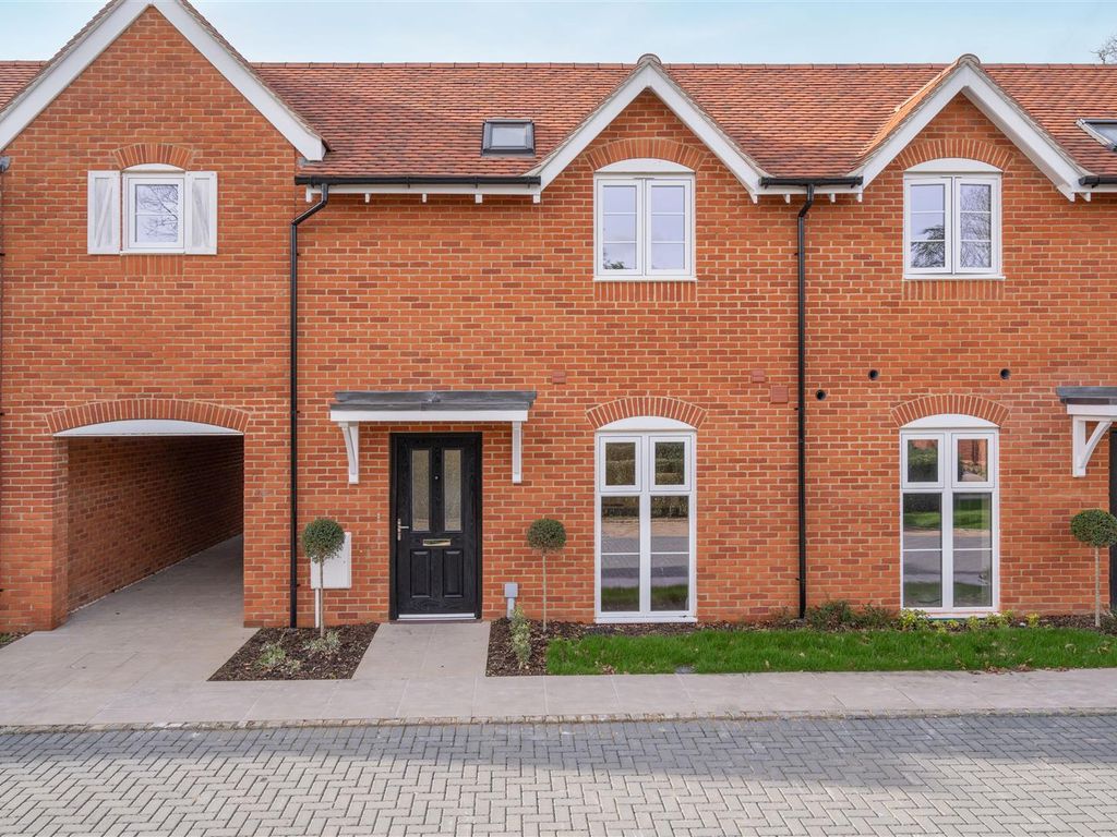 3 bed terraced house to rent in Winkfield Manor Drive, Ascot SL5, £ ...