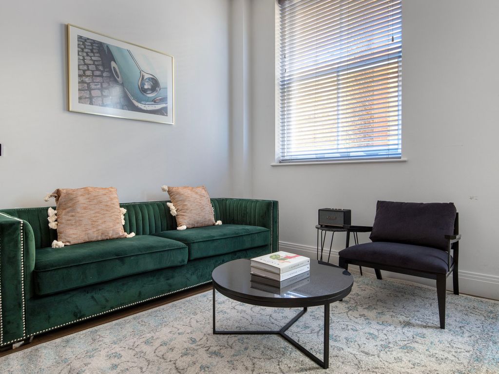 1 bed flat to rent in Holborn, London WC2A, £2,820 pcm - Zoopla