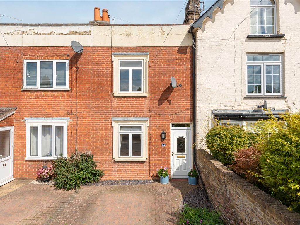 2 bed terraced house for sale in Clewer Hill Road, Windsor SL4, £450,000 - Zoopla