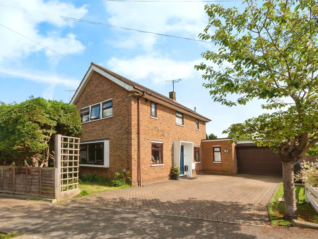 4 Bed Semi Detached House For Sale In Queen Elizabeth Way Woking Gu22