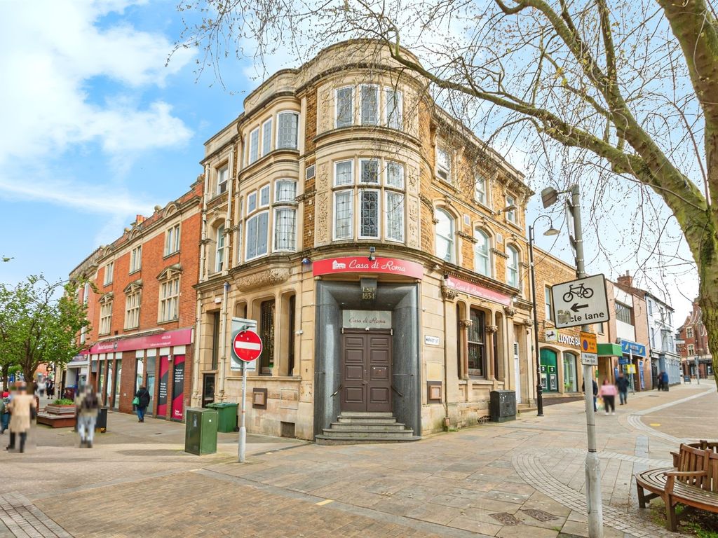 1 bed flat for sale in Market Street, Kettering NN16, £80,000 - Zoopla