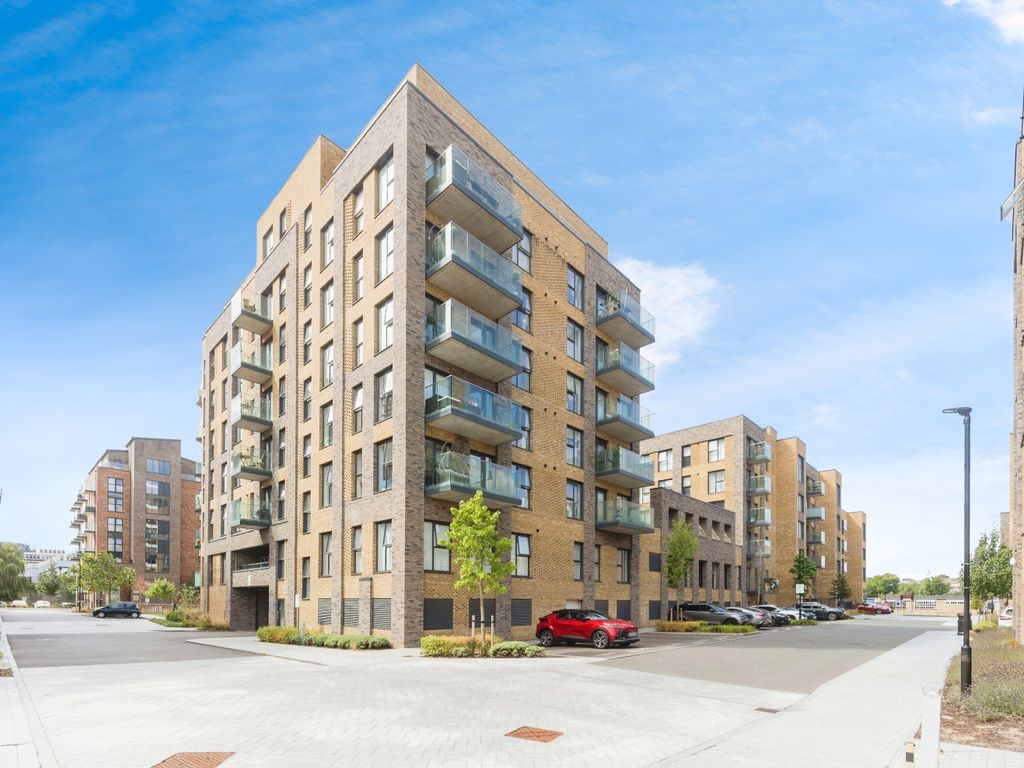 2 bed flat for sale in James Smith Court, Dartford, Kent DA1, £350,000 ...
