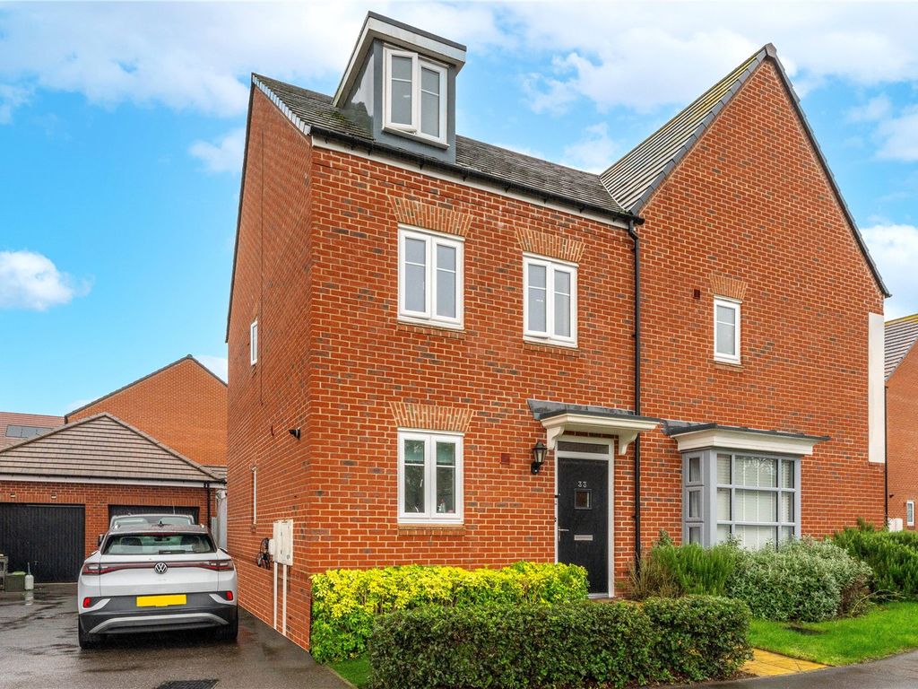 3 Bed Semi Detached House For Sale In Ifould Crescent Wokingham