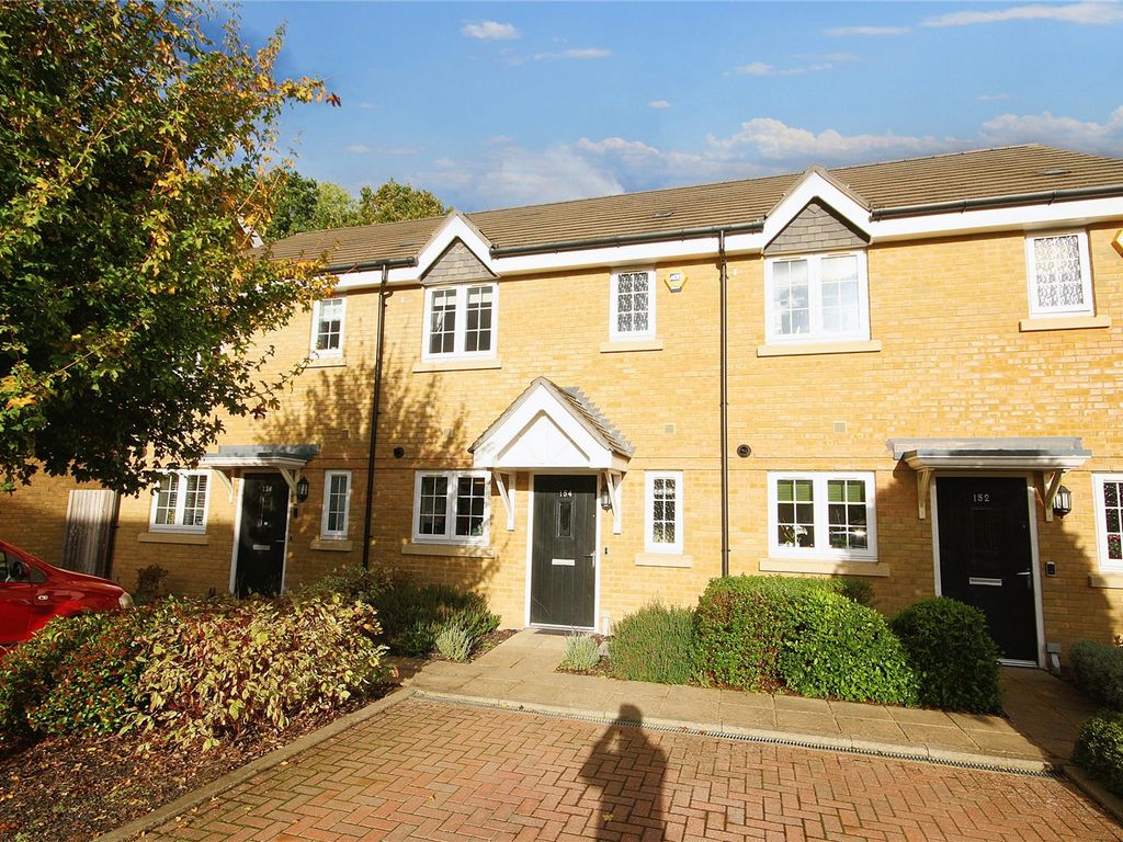 2 Bed Terraced House For Sale In Brookwood Farm Drive Knaphill Woking