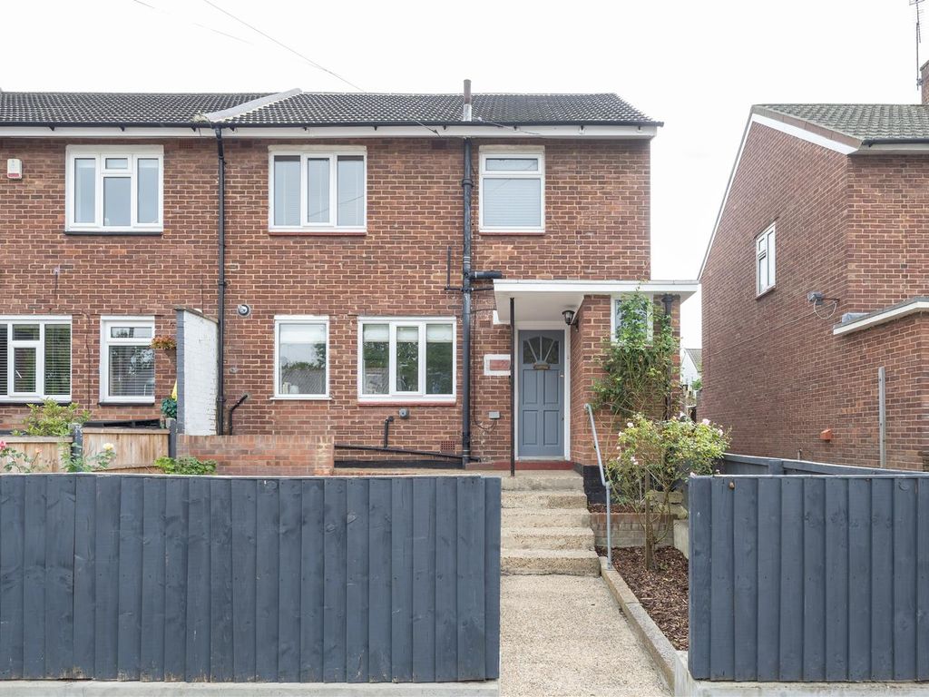 3 Bed Semi Detached House For Sale In Armstrong Avenue Woodford Green