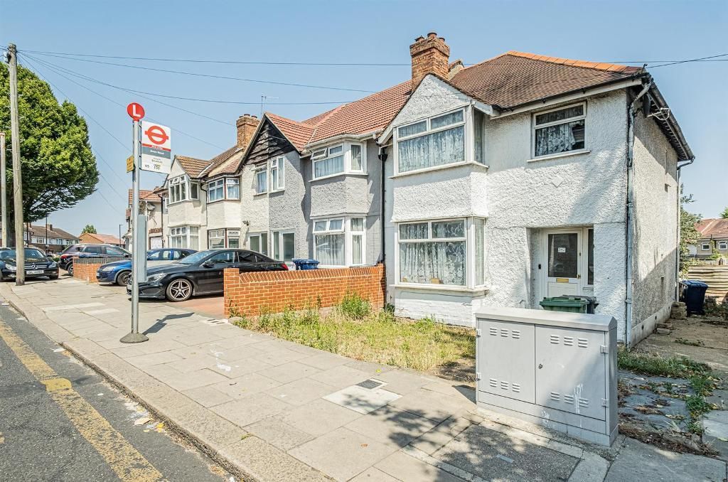 3 Bed Semi Detached House For Sale In Allenby Road Southall Middlesex