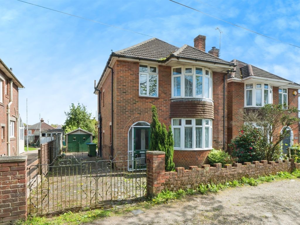 3 bed detached house for sale in Panwell Road, Southampton SO18, £ ...