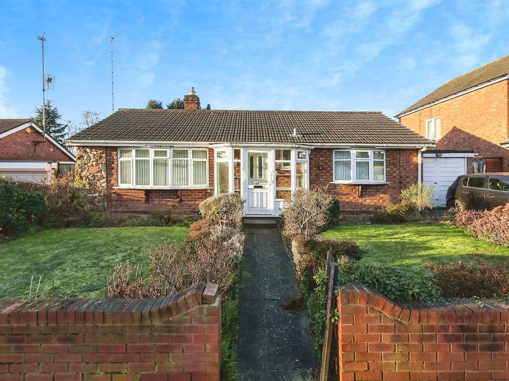 2 bed detached bungalow for sale in Crossway Lane, Birmingham B44, £ ...