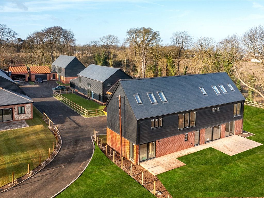 New home, 4 bed detached house for sale in London Road, Royston SG8, £ ...